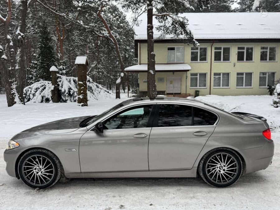 Brown BMW 520 2010 in Kaunas, with an engine capacity of 2.00 L and mileage of 274 thousand km for 7500 €, photo 18 on AUTOMOTO.COM.LV
