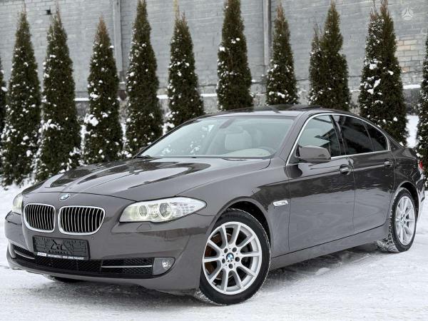 Brown BMW 520 2010 in Siauliai, with an engine capacity of 2.00 L and mileage of 240 thousand km for 9950 €, photo 4 on AUTOMOTO.COM.LV