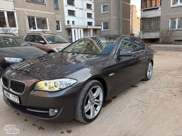 Brown BMW 520 2010 in Vilnius, with an engine capacity of 2.00 L and mileage of 290 thousand km for 7200 €, photo 1 on AUTOMOTO.COM.LV