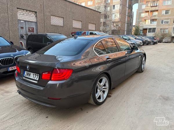 Brown BMW 520 2010 in Vilnius, with an engine capacity of 2.00 L and mileage of 290 thousand km for 7200 €, photo 4 on AUTOMOTO.COM.LV