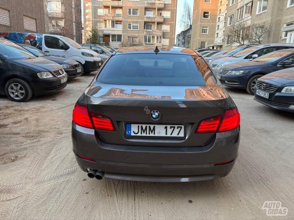 Brown BMW 520 2010 in Vilnius, with an engine capacity of 2.00 L and mileage of 290 thousand km for 7200 €, photo 6 on AUTOMOTO.COM.LV