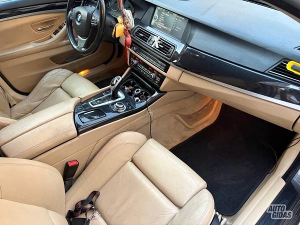 Brown BMW 520 2010 in Vilnius, with an engine capacity of 2.00 L and mileage of 290 thousand km for 7200 €, photo 9 on AUTOMOTO.COM.LV