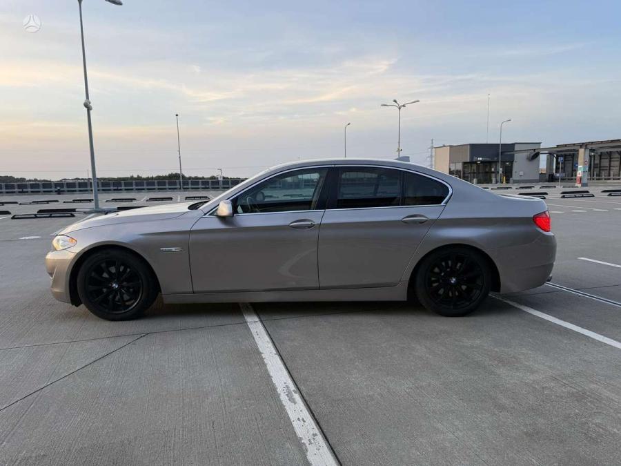 Brūns BMW 520 2010 Kauņa, ar dzinēja tilpumu 2.00 L un nobraukumu 379 tūkst. km par 7700 €, foto 3 vietnē AUTOMOTO.COM.LV