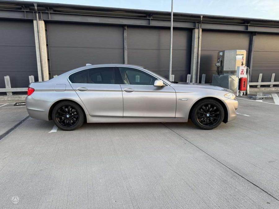 Brūns BMW 520 2010 Kauņa, ar dzinēja tilpumu 2.00 L un nobraukumu 379 tūkst. km par 7700 €, foto 4 vietnē AUTOMOTO.COM.LV