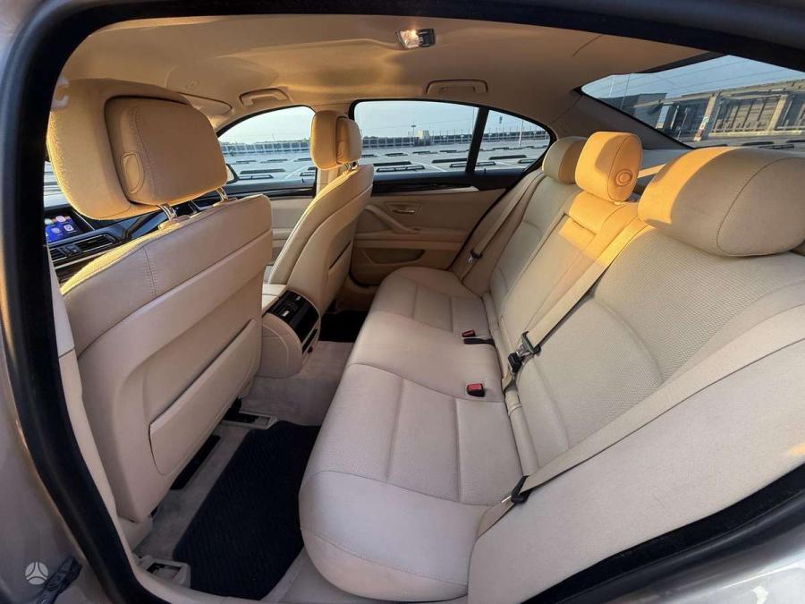 Brūns BMW 520 2010 Kauņa, ar dzinēja tilpumu 2.00 L un nobraukumu 379 tūkst. km par 7700 €, foto 15 vietnē AUTOMOTO.COM.LV