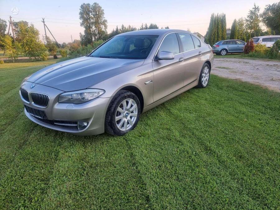 Brown BMW 520 2011 in Alytus, with an engine capacity of 2.00 L and mileage of 257 thousand km for 6420 €, photo 1 on AUTOMOTO.COM.LV
