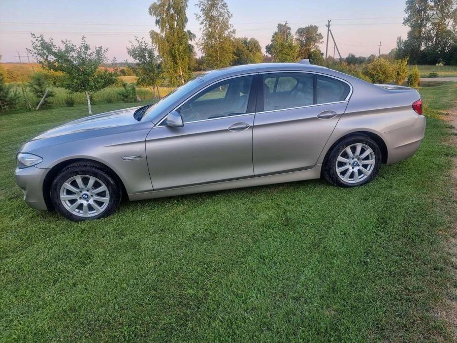 Brown BMW 520 2011 in Alytus, with an engine capacity of 2.00 L and mileage of 257 thousand km for 6420 €, photo 3 on AUTOMOTO.COM.LV