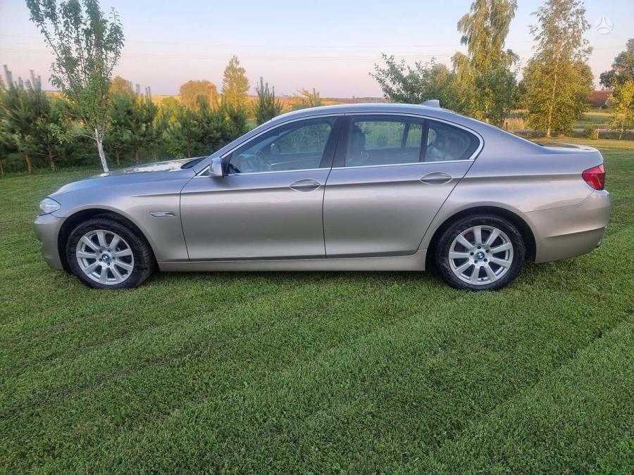 Brown BMW 520 2011 in Alytus, with an engine capacity of 2.00 L and mileage of 257 thousand km for 6420 €, photo 6 on AUTOMOTO.COM.LV
