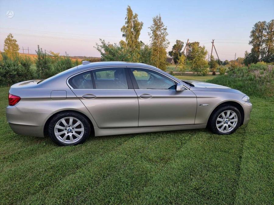Brown BMW 520 2011 in Alytus, with an engine capacity of 2.00 L and mileage of 257 thousand km for 6420 €, photo 9 on AUTOMOTO.COM.LV