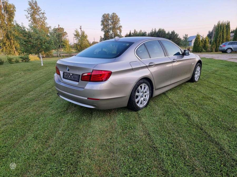 Brown BMW 520 2011 in Alytus, with an engine capacity of 2.00 L and mileage of 257 thousand km for 6420 €, photo 10 on AUTOMOTO.COM.LV