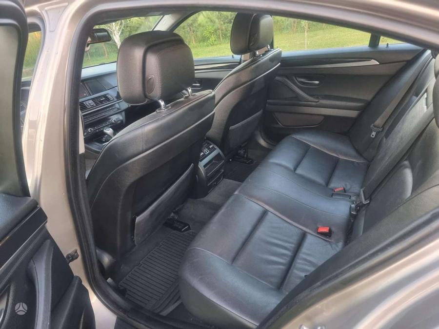 Brown BMW 520 2011 in Alytus, with an engine capacity of 2.00 L and mileage of 257 thousand km for 6420 €, photo 17 on AUTOMOTO.COM.LV