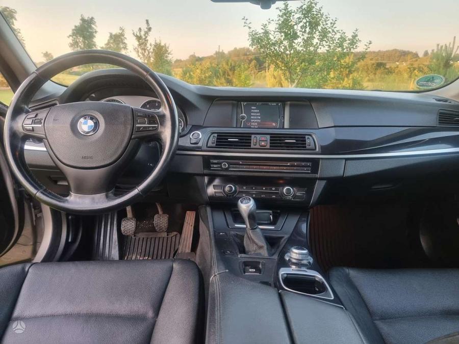 Brown BMW 520 2011 in Alytus, with an engine capacity of 2.00 L and mileage of 257 thousand km for 6420 €, photo 18 on AUTOMOTO.COM.LV