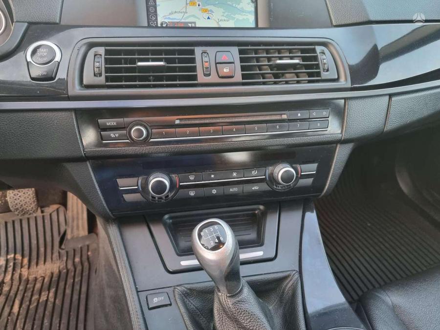 Brown BMW 520 2011 in Alytus, with an engine capacity of 2.00 L and mileage of 257 thousand km for 6420 €, photo 21 on AUTOMOTO.COM.LV