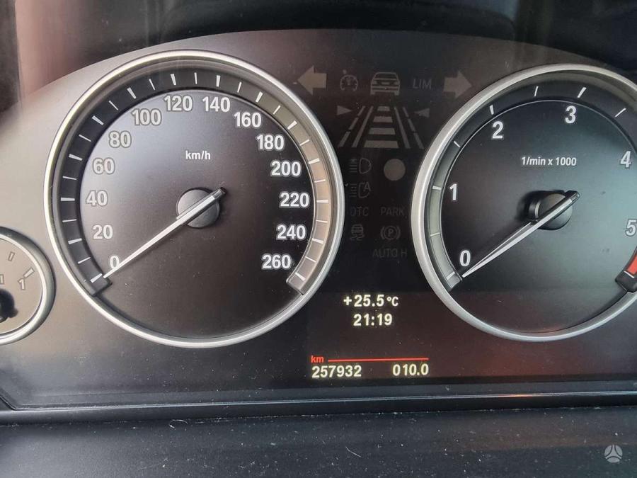 Brown BMW 520 2011 in Alytus, with an engine capacity of 2.00 L and mileage of 257 thousand km for 6420 €, photo 24 on AUTOMOTO.COM.LV