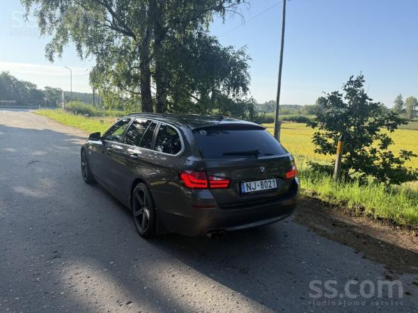 Brown BMW 520 2011 in Jelgava, with an engine capacity of 2.00 L and mileage of 300 thousand km for 8200 €, photo 3 on AUTOMOTO.COM.LV