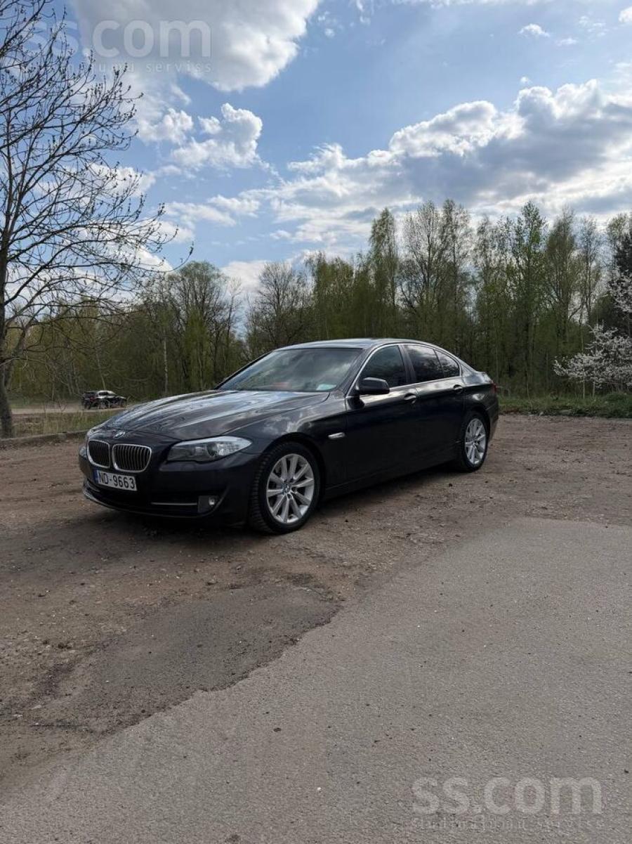 Brown BMW 520 2012 in Riga, with an engine capacity of 2.00 L and mileage of 283 thousand km for 10500 €, photo 1 on AUTOMOTO.COM.LV