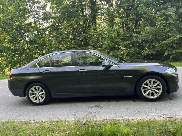 Brown BMW 520 2013 in Kaunas, with an engine capacity of 2.00 L and mileage of 298 thousand km for 9450 €, photo 10 on AUTOMOTO.COM.LV