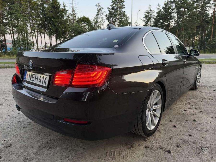 Brūns BMW 520 2013 Viļņa, ar dzinēja tilpumu 2.00 L un nobraukumu 244 tūkst. km par 9250 €, foto 4 vietnē AUTOMOTO.COM.LV