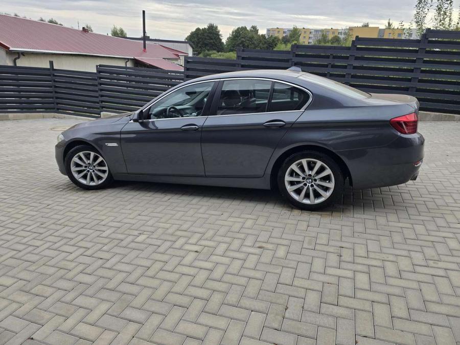 Brown BMW 520 2016 in Telschi, with an engine capacity of 2.00 L and mileage of 226 thousand km for 10999 €, photo 12 on AUTOMOTO.COM.LV