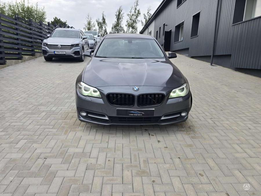 Brown BMW 520 2016 in Telschi, with an engine capacity of 2.00 L and mileage of 226 thousand km for 10999 €, photo 15 on AUTOMOTO.COM.LV