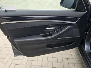 Brown BMW 520 2016 in Telschi, with an engine capacity of 2.00 L and mileage of 226 thousand km for 10999 €, photo 17 on AUTOMOTO.COM.LV