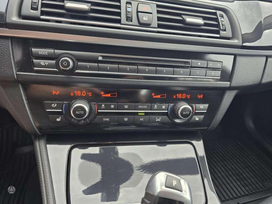 Brown BMW 520 2016 in Telschi, with an engine capacity of 2.00 L and mileage of 226 thousand km for 10999 €, photo 25 on AUTOMOTO.COM.LV