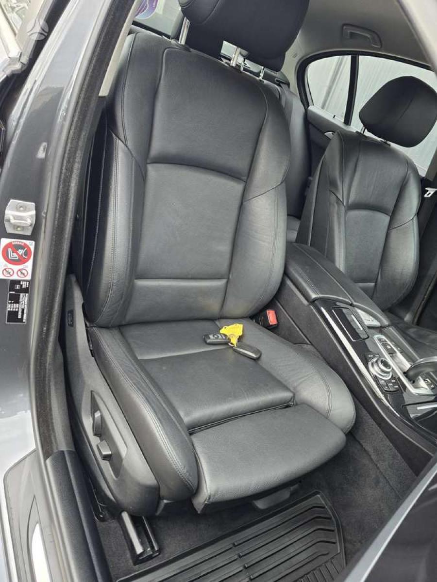 Brown BMW 520 2016 in Telschi, with an engine capacity of 2.00 L and mileage of 226 thousand km for 10999 €, photo 30 on AUTOMOTO.COM.LV