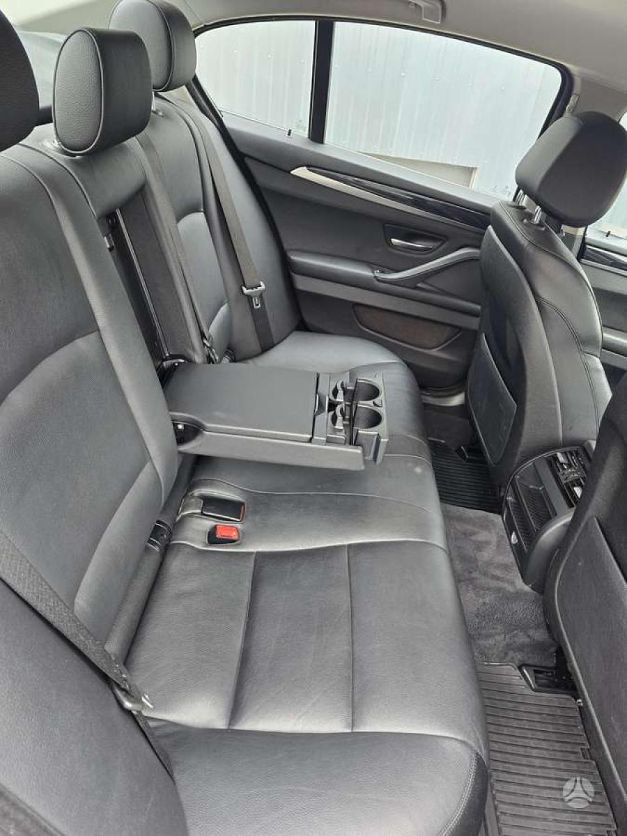 Brown BMW 520 2016 in Telschi, with an engine capacity of 2.00 L and mileage of 226 thousand km for 10999 €, photo 35 on AUTOMOTO.COM.LV