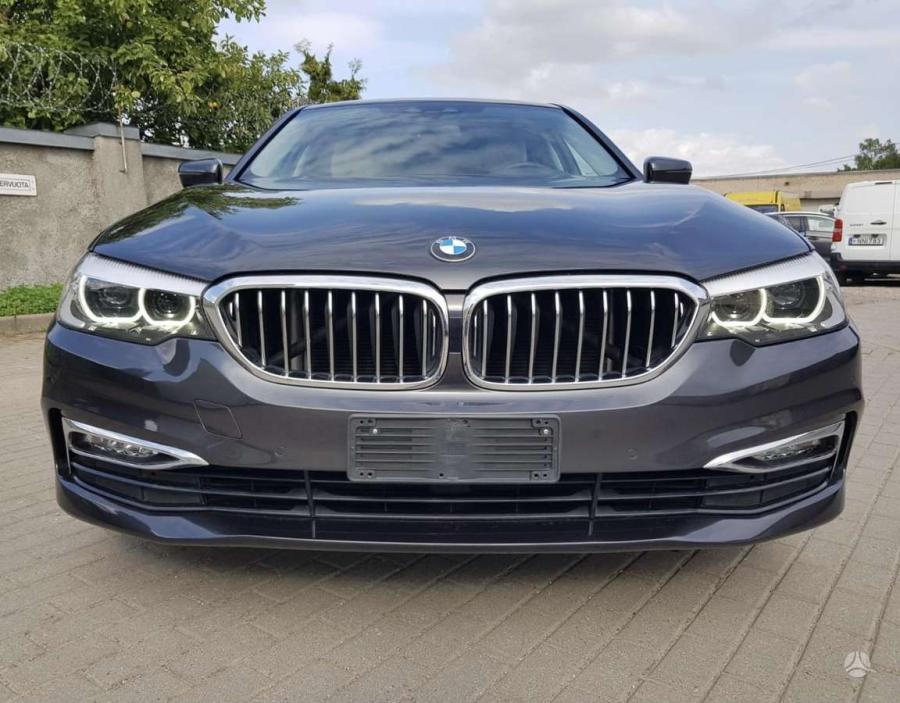 Brown BMW 520 2017 in Siauliai, with an engine capacity of 2.00 L and mileage of 96 thousand km for 18900 €, photo 3 on AUTOMOTO.COM.LV
