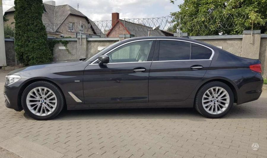 Brown BMW 520 2017 in Siauliai, with an engine capacity of 2.00 L and mileage of 96 thousand km for 18900 €, photo 8 on AUTOMOTO.COM.LV