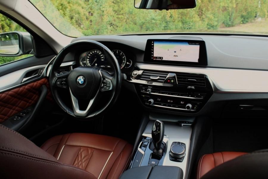 Brūns BMW 520 2018 Rīga, ar dzinēja tilpumu 2.00 L un nobraukumu 230 tūkst. km par 21500 €, foto 28 vietnē AUTOMOTO.COM.LV
