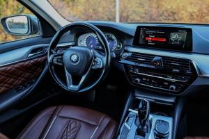 Brūns BMW 520 2018 Rīga, ar dzinēja tilpumu 2.00 L un nobraukumu 230 tūkst. km par 21500 €, foto 30 vietnē AUTOMOTO.COM.LV
