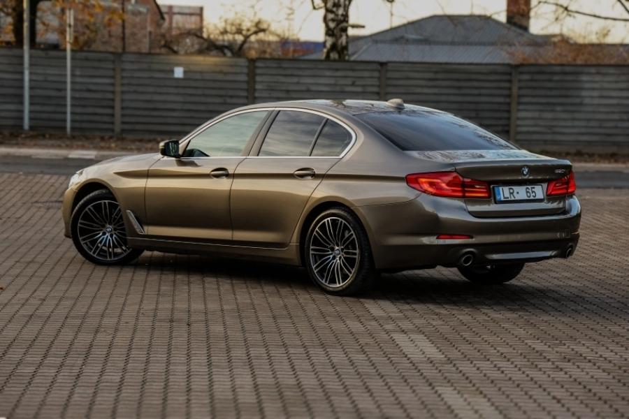 Brūns BMW 520 2018 Rīga, ar dzinēja tilpumu 2.00 L un nobraukumu 230 tūkst. km par 21500 €, foto 46 vietnē AUTOMOTO.COM.LV