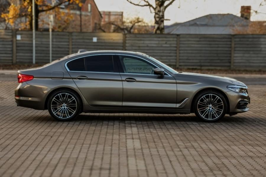 Brūns BMW 520 2018 Rīga, ar dzinēja tilpumu 2.00 L un nobraukumu 230 tūkst. km par 21500 €, foto 52 vietnē AUTOMOTO.COM.LV
