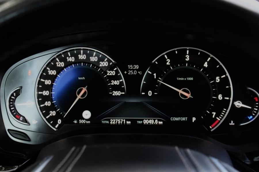 Brūns BMW 520 2018 Rīga, ar dzinēja tilpumu 2.00 L un nobraukumu 230 tūkst. km par 21500 €, foto 53 vietnē AUTOMOTO.COM.LV