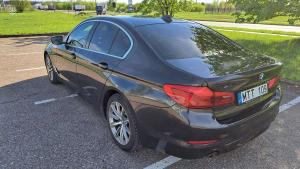 Brown BMW 520 2018 in Vilnius, with an engine capacity of 2.00 L and mileage of 223 thousand km for 19900 €, photo 5 on AUTOMOTO.COM.LV