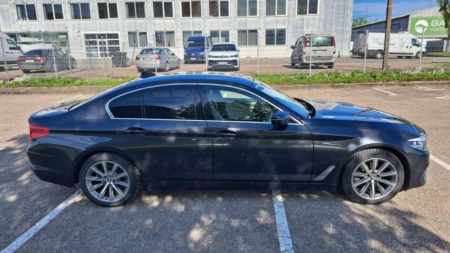 Brown BMW 520 2018 in Vilnius, with an engine capacity of 2.00 L and mileage of 223 thousand km for 19900 €, photo 7 on AUTOMOTO.COM.LV