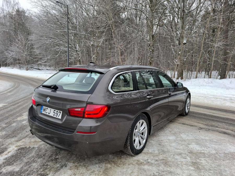 Brūns BMW 520 2010 Alīta, ar dzinēja tilpumu 2.00 L un nobraukumu 348 tūkst. km par 6700 €, foto 5 vietnē AUTOMOTO.COM.LV