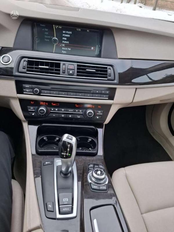 Brūns BMW 520 2010 Alīta, ar dzinēja tilpumu 2.00 L un nobraukumu 348 tūkst. km par 6700 €, foto 8 vietnē AUTOMOTO.COM.LV