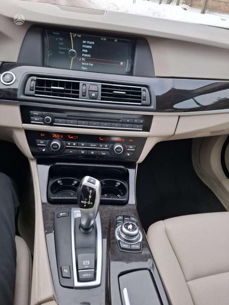Brūns BMW 520 2010 Alīta, ar dzinēja tilpumu 2.00 L un nobraukumu 348 tūkst. km par 6700 €, foto 8 vietnē AUTOMOTO.COM.LV