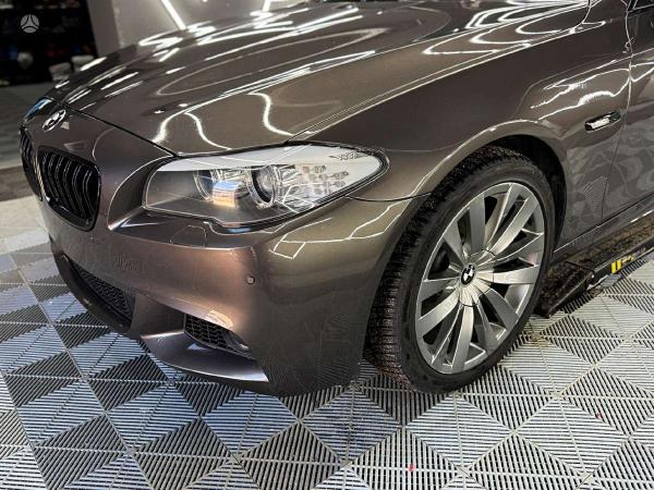 Brown BMW 520 2011 in Vilnius, with an engine capacity of 2.00 L and mileage of 293 thousand km for 8150 €, photo 5 on AUTOMOTO.COM.LV