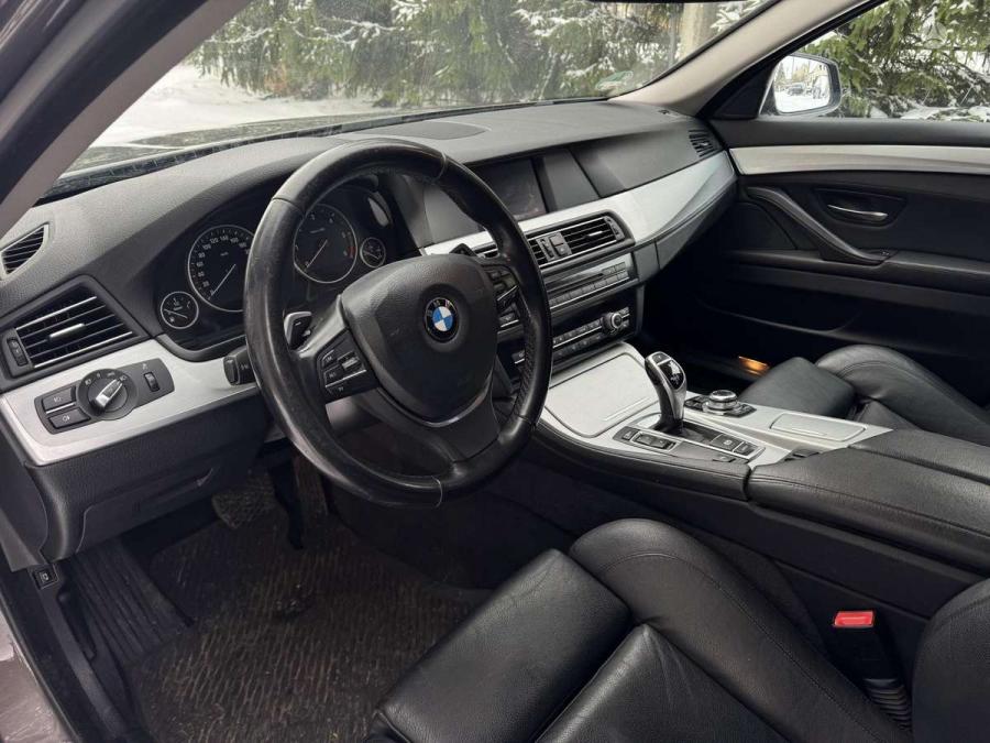Brown BMW 520 2011 in Marijampole, with an engine capacity of 2.00 L and mileage of 260 thousand km for 8200 €, photo 12 on AUTOMOTO.COM.LV