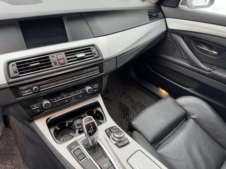 Brown BMW 520 2011 in Marijampole, with an engine capacity of 2.00 L and mileage of 260 thousand km for 8000 €, photo 14 on AUTOMOTO.COM.LV