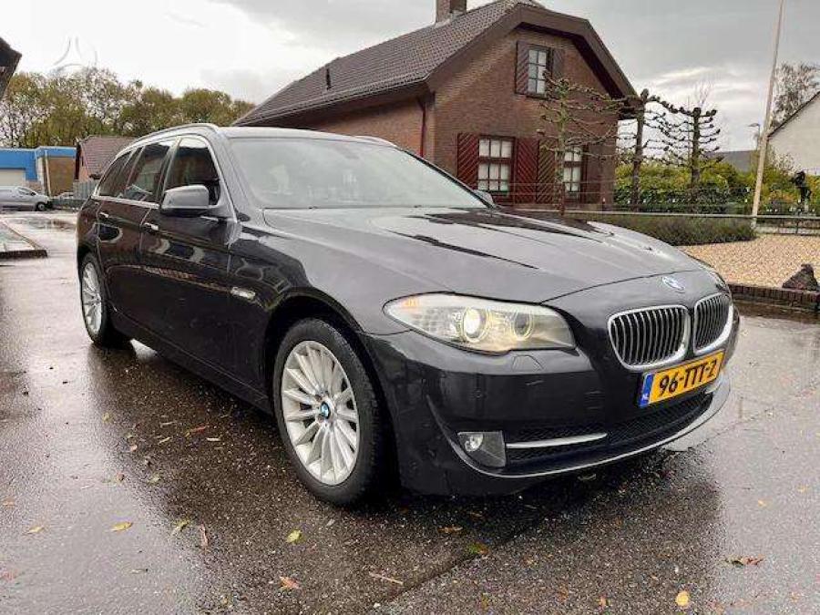 Brown BMW 520 2011 in Vilnius, with an engine capacity of 2.00 L and mileage of 278 thousand km for 7500 €, photo 9 on AUTOMOTO.COM.LV