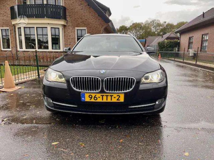 Brown BMW 520 2011 in Vilnius, with an engine capacity of 2.00 L and mileage of 278 thousand km for 7500 €, photo 13 on AUTOMOTO.COM.LV