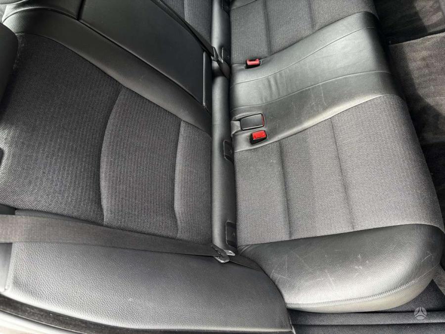 Brūns BMW 520 2011 Utena, ar dzinēja tilpumu 2.00 L un nobraukumu 372 tūkst. km par 6200 €, foto 28 vietnē AUTOMOTO.COM.LV