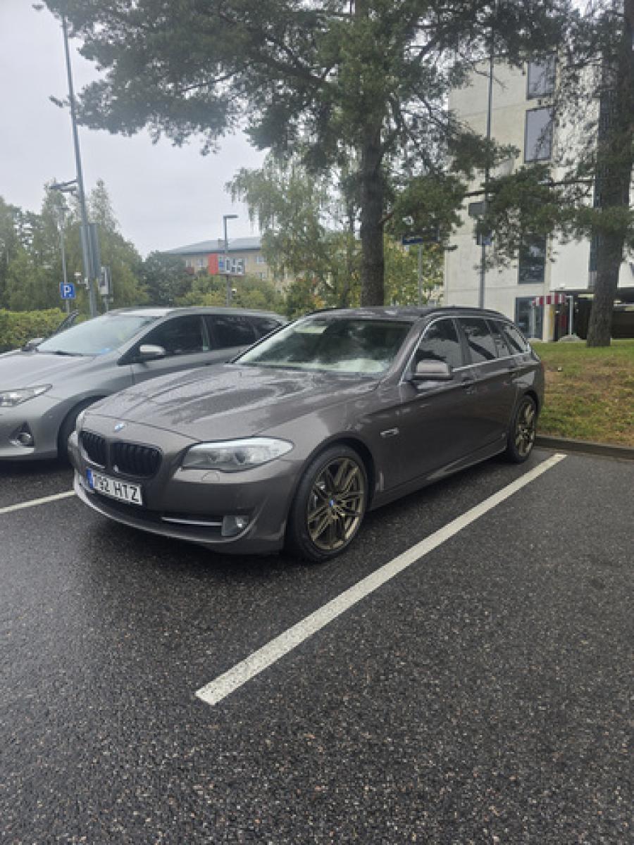 Brūns BMW 520 2011 Hāpsalu, ar dzinēja tilpumu 2.00 L un nobraukumu 317 tūkst. km par 8000 €, foto 7 vietnē AUTOMOTO.COM.LV