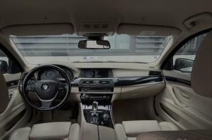 Brūns BMW 520 2011 Hāpsalu, ar dzinēja tilpumu 2.00 L un nobraukumu 317 tūkst. km par 8000 €, foto 12 vietnē AUTOMOTO.COM.LV
