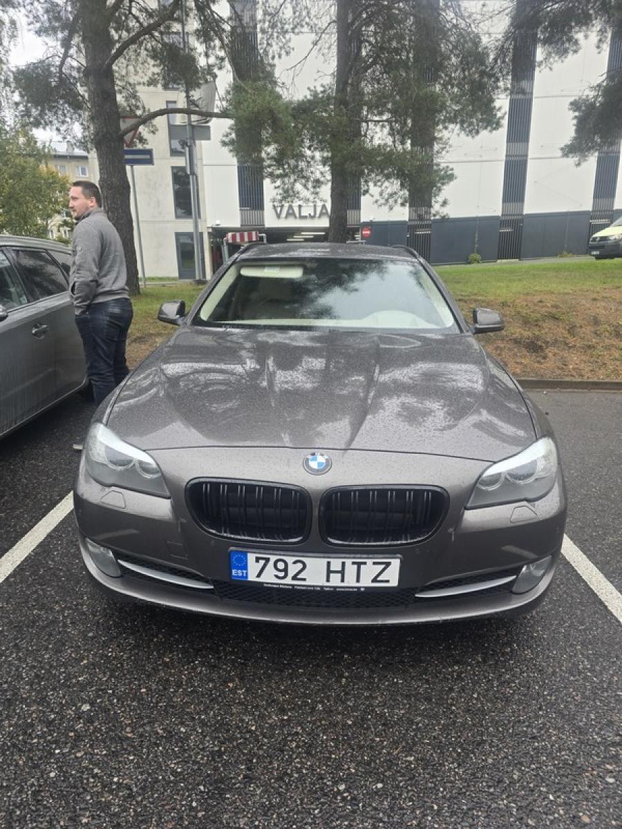 Brūns BMW 520 2011 Hāpsalu, ar dzinēja tilpumu 2.00 L un nobraukumu 317 tūkst. km par 8000 €, foto 14 vietnē AUTOMOTO.COM.LV
