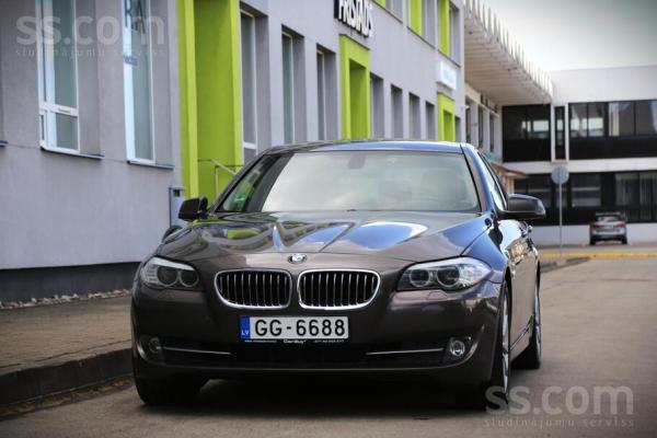 Brown BMW 520 2011 in Riga, with an engine capacity of 2.00 L and mileage of 266 thousand km for 7495 €, photo 1 on AUTOMOTO.COM.LV